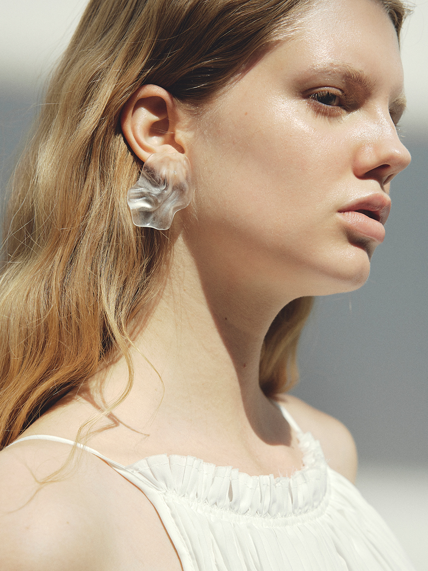 【IPSA/emmi】ウェーブプレートピアス(ピアス)｜グッズ｜emmi（エミ）の通販サイト 【公式】